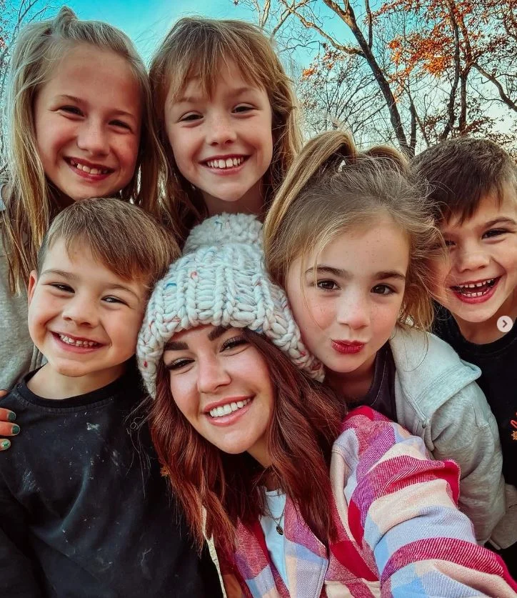 Amber Massey (Blogger) Wiki, Husband, Children, Net Worth, Age, Height ...